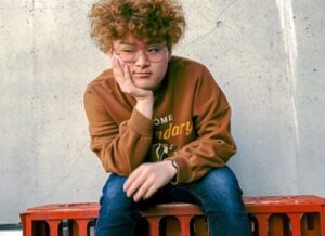 【Vaundy】メンバーはいない！生い立ちから今まで経歴まとめ！歌い手時代も - トレンド会議